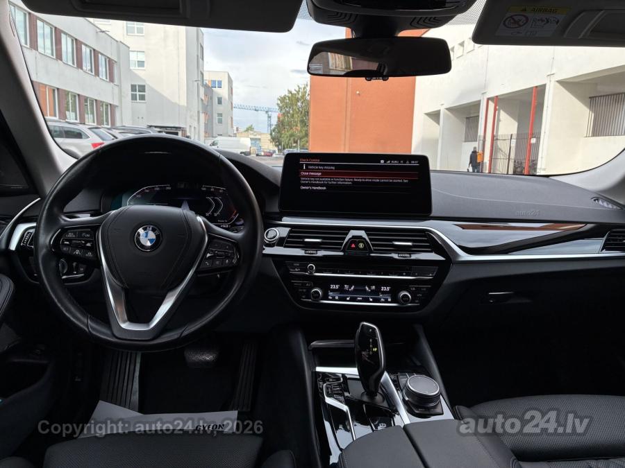 Melns BMW 5 Series 2021 Tallina, ar dzinēja tilpumu 2.00 L un nobraukumu 142 tūkst. km par 31900 €, foto 8 vietnē AUTOMOTO.COM.LV