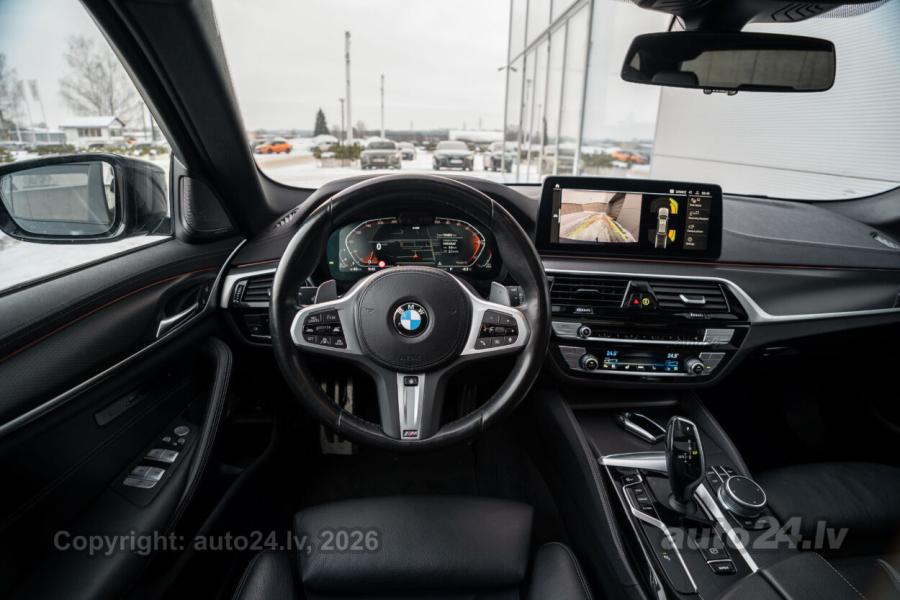 Melns BMW 5 Series 2022 Tartu, ar dzinēja tilpumu 3.00 L un nobraukumu 165 tūkst. km par 34900 €, foto 9 vietnē AUTOMOTO.COM.LV