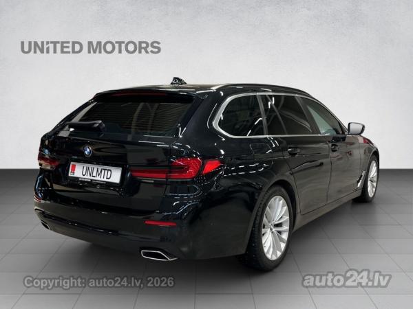 Melns BMW 5 Series 2022 Tallina, ar dzinēja tilpumu 3.00 L un nobraukumu 101 tūkst. km par 33900 €, foto 6 vietnē AUTOMOTO.COM.LV