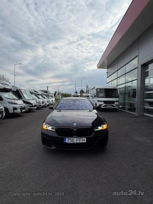 Melns BMW 5 Series 2022 Tallina, ar dzinēja tilpumu 2.00 L un nobraukumu 160 tūkst. km par 33990 €, foto 4 vietnē AUTOMOTO.COM.LV