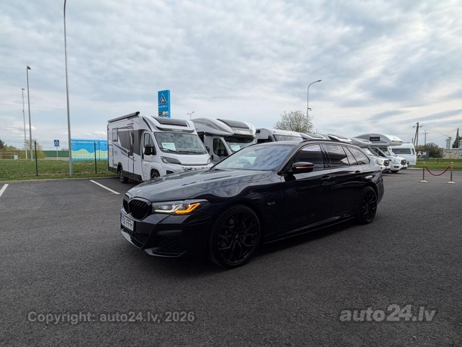 Melns BMW 5 Series 2022 Tallina, ar dzinēja tilpumu 2.00 L un nobraukumu 160 tūkst. km par 33990 €, foto 5 vietnē AUTOMOTO.COM.LV
