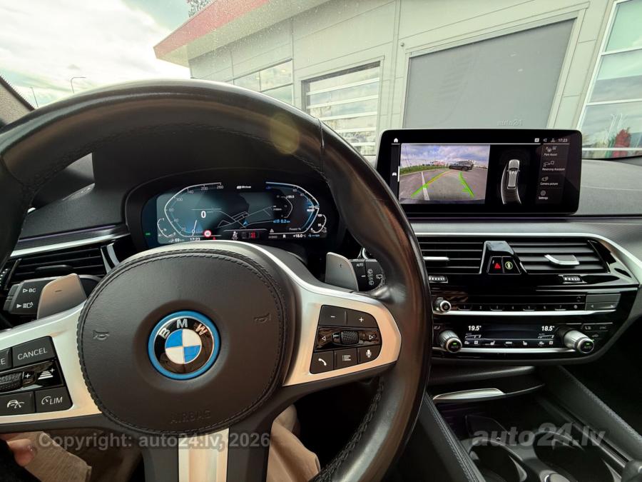 Melns BMW 5 Series 2022 Tallina, ar dzinēja tilpumu 2.00 L un nobraukumu 160 tūkst. km par 33990 €, foto 10 vietnē AUTOMOTO.COM.LV