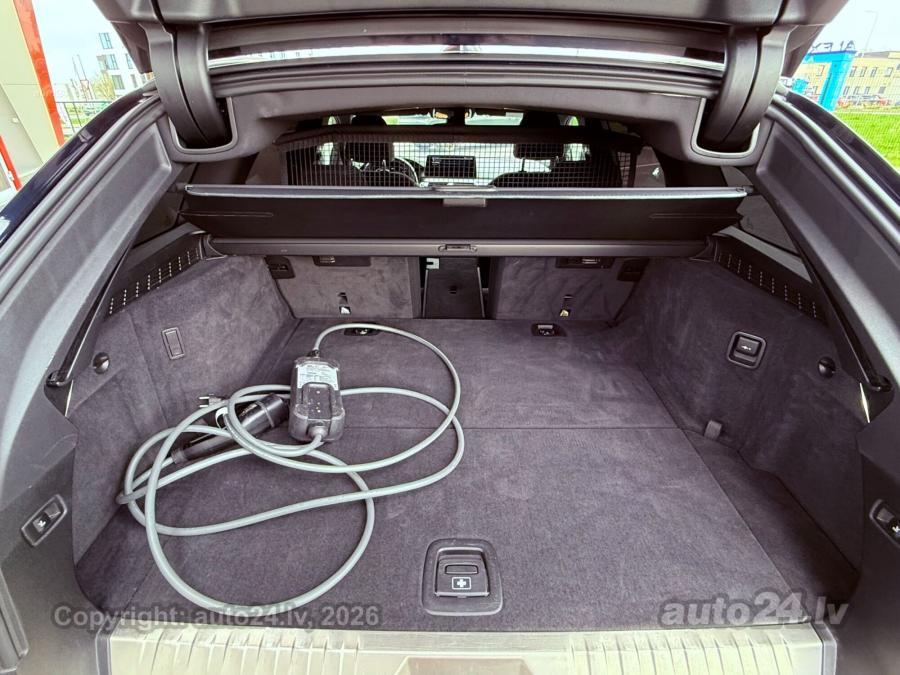 Melns BMW 5 Series 2022 Tallina, ar dzinēja tilpumu 2.00 L un nobraukumu 160 tūkst. km par 33990 €, foto 13 vietnē AUTOMOTO.COM.LV