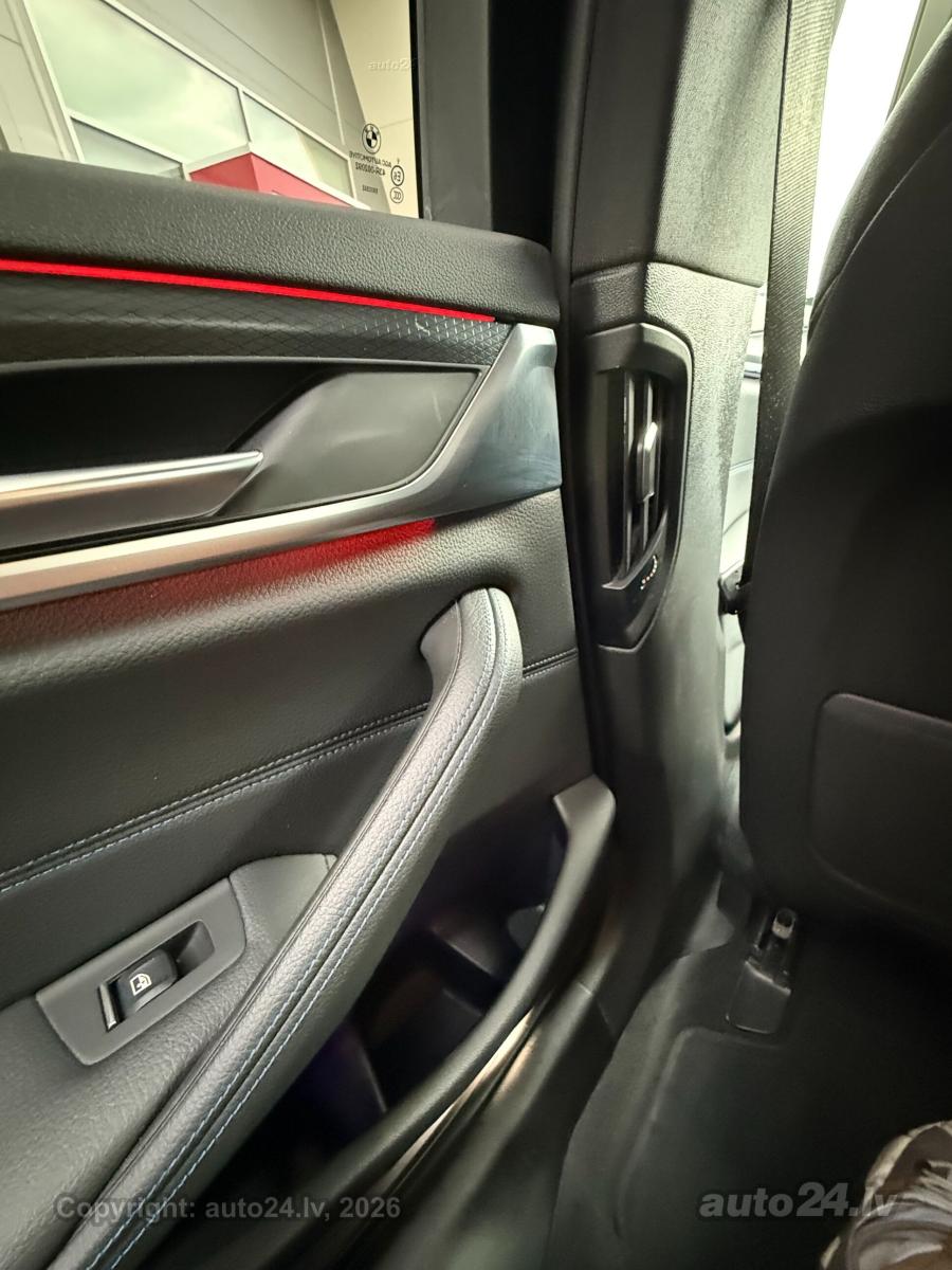 Melns BMW 5 Series 2022 Tallina, ar dzinēja tilpumu 2.00 L un nobraukumu 160 tūkst. km par 33990 €, foto 15 vietnē AUTOMOTO.COM.LV