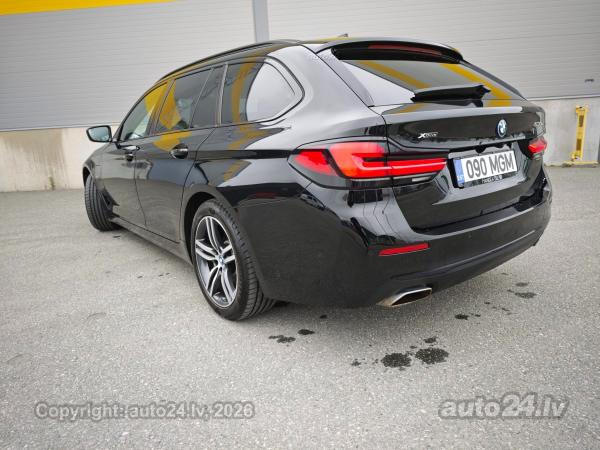 Melns BMW 5 Series 2022 Tallina, ar dzinēja tilpumu 2.00 L un nobraukumu 107 tūkst. km par 31500 €, foto 5 vietnē AUTOMOTO.COM.LV