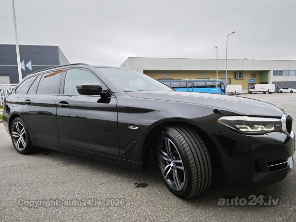 Melns BMW 5 Series 2022 Tallina, ar dzinēja tilpumu 2.00 L un nobraukumu 107 tūkst. km par 31500 €, foto 6 vietnē AUTOMOTO.COM.LV