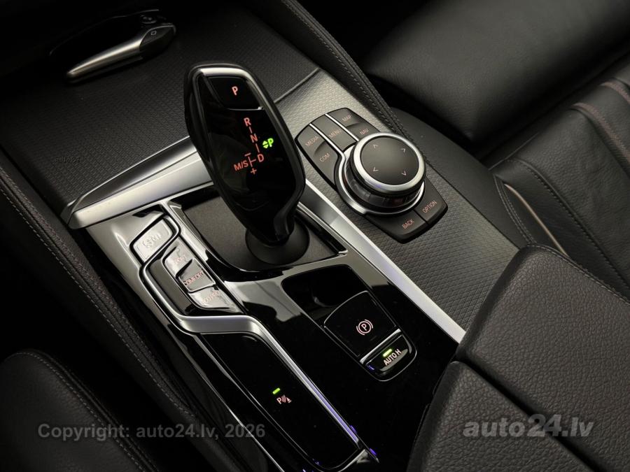 Melns BMW 5 Series 2022 Pērnava, ar dzinēja tilpumu 2.00 L un nobraukumu 192 tūkst. km par 29900 €, foto 19 vietnē AUTOMOTO.COM.LV