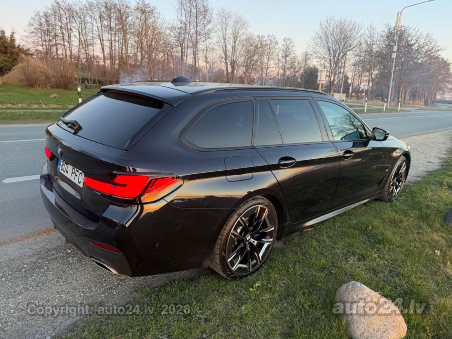 Melns BMW 5 Series 2022 Tallina, ar dzinēja tilpumu 3.00 L un nobraukumu 109 tūkst. km par 38900 €, foto 5 vietnē AUTOMOTO.COM.LV