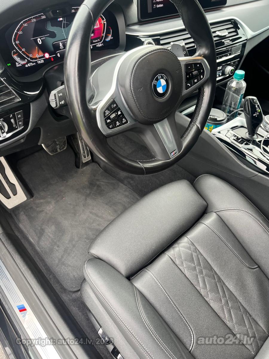 Black BMW 5 Series 2022 in Tartu, with an engine capacity of 3.00 L and mileage of 215 thousand km for 27000 €, photo 9 on AUTOMOTO.COM.LV