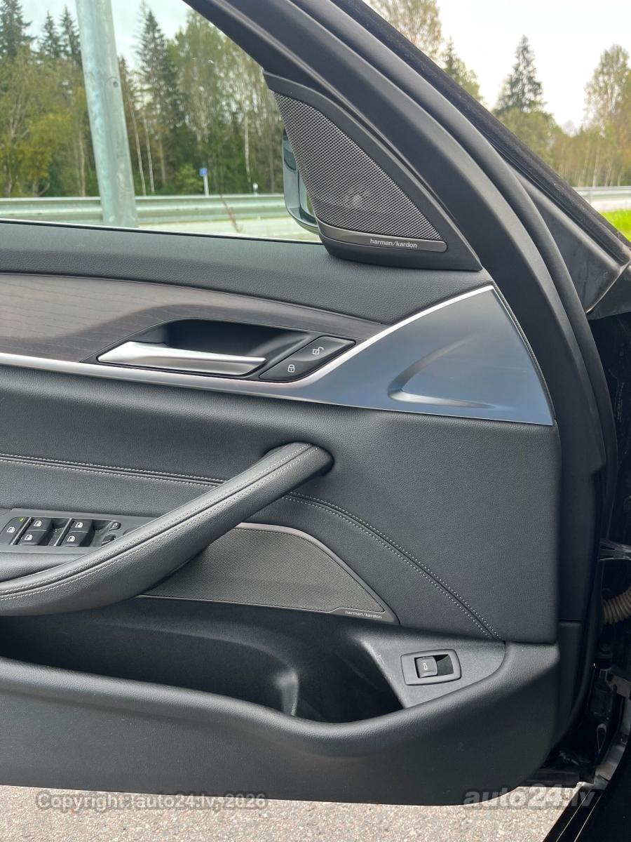 Black BMW 5 Series 2022 in Tartu, with an engine capacity of 3.00 L and mileage of 215 thousand km for 27000 €, photo 10 on AUTOMOTO.COM.LV