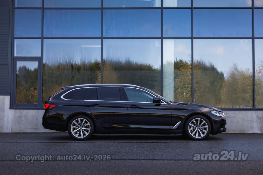 Black BMW 5 Series 2022 in Tallinn, with an engine capacity of 2.00 L and mileage of 139 thousand km for 29990 €, photo 4 on AUTOMOTO.COM.LV
