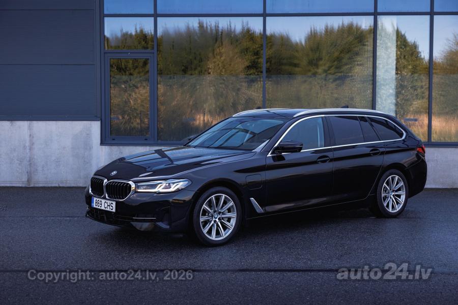 Black BMW 5 Series 2022 in Tallinn, with an engine capacity of 2.00 L and mileage of 139 thousand km for 29990 €, photo 5 on AUTOMOTO.COM.LV