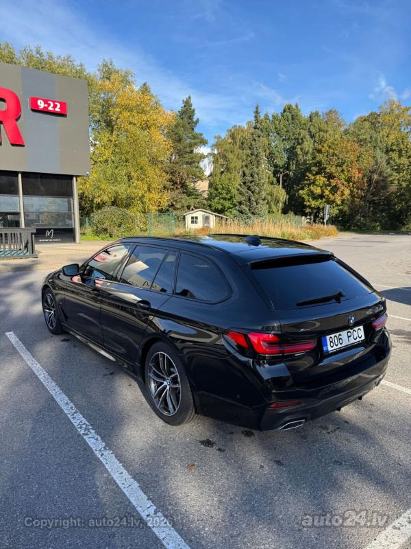 Black BMW 5 Series 2023 in Tallinn, with an engine capacity of 2.00 L and mileage of 39 thousand km for 39900 €, photo 3 on AUTOMOTO.COM.LV