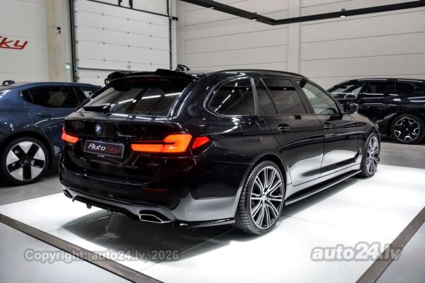 Melns BMW 5 Series 2023 Tallina, ar dzinēja tilpumu 2.00 L un nobraukumu 99 tūkst. km par 37000 €, foto 5 vietnē AUTOMOTO.COM.LV
