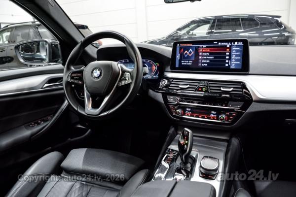 Melns BMW 5 Series 2023 Tallina, ar dzinēja tilpumu 2.00 L un nobraukumu 99 tūkst. km par 37000 €, foto 9 vietnē AUTOMOTO.COM.LV