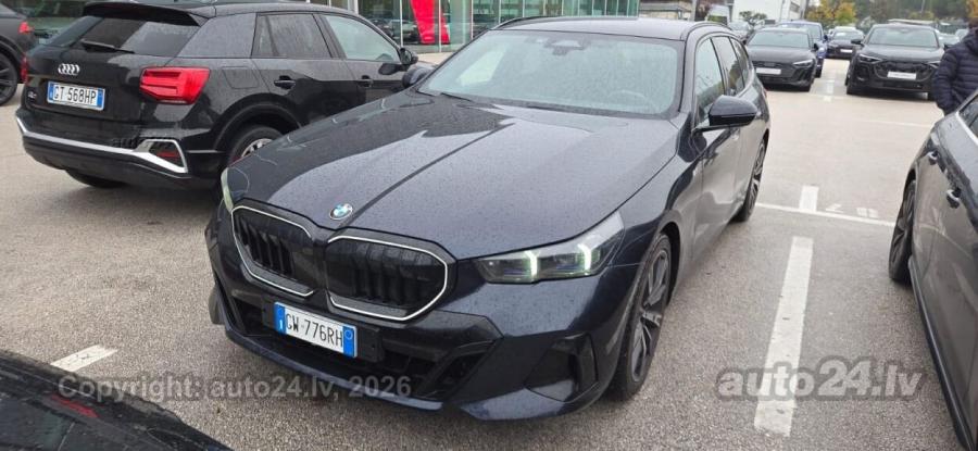 Melns BMW 5 Series 2024 Tallina, ar dzinēja tilpumu 3.00 L un nobraukumu 75 tūkst. km par 55900 €, foto 1 vietnē AUTOMOTO.COM.LV