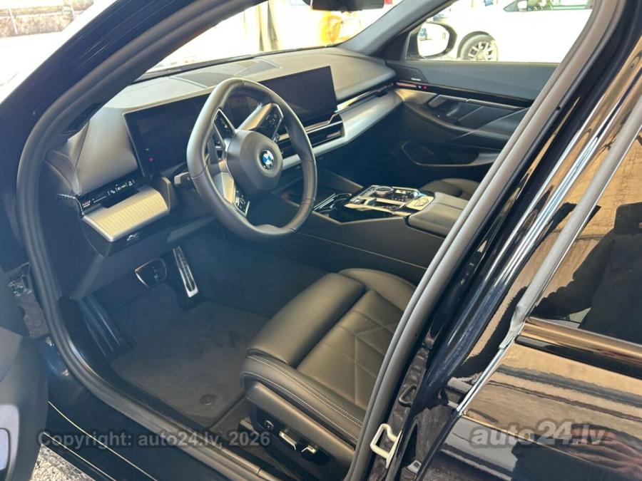 Melns BMW 5 Series 2024 Tallina, ar dzinēja tilpumu 3.00 L un nobraukumu 75 tūkst. km par 55900 €, foto 9 vietnē AUTOMOTO.COM.LV
