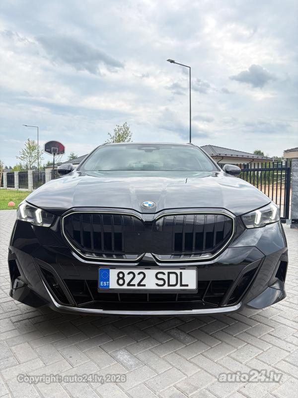 Melns BMW 5 Series 2024 Tartu, ar dzinēja tilpumu 2.00 L un nobraukumu 37 tūkst. km par 54900 €, foto 3 vietnē AUTOMOTO.COM.LV