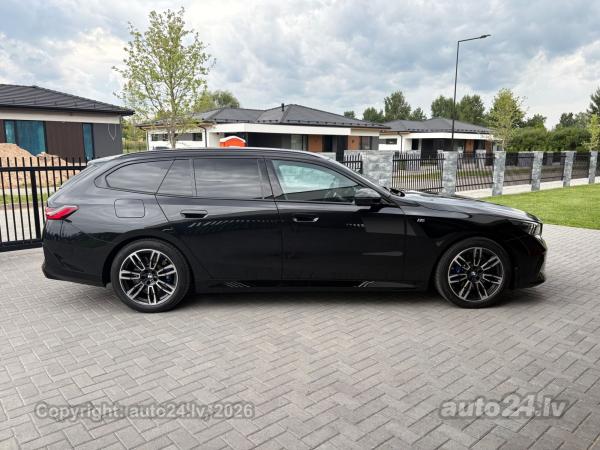 Melns BMW 5 Series 2024 Tartu, ar dzinēja tilpumu 2.00 L un nobraukumu 37 tūkst. km par 54900 €, foto 7 vietnē AUTOMOTO.COM.LV