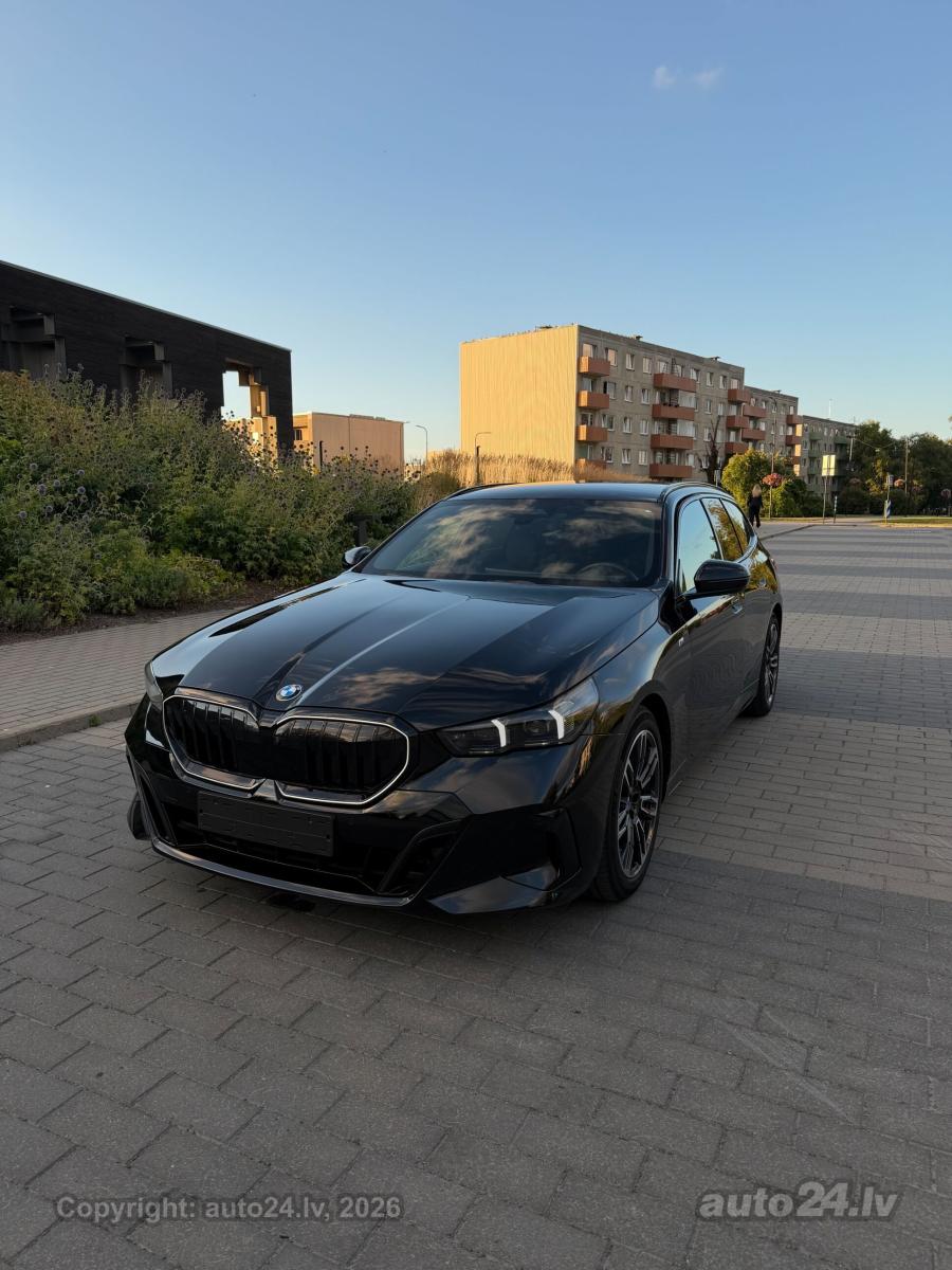 Black BMW 5 Series 2024 in Tallinn, with an engine capacity of 2.00 L and mileage of 65 thousand km for 54500 €, photo 3 on AUTOMOTO.COM.LV