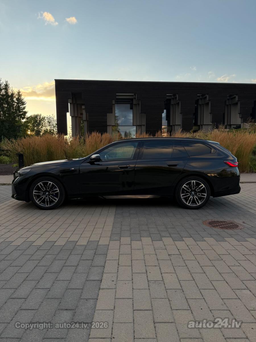 Black BMW 5 Series 2024 in Tallinn, with an engine capacity of 2.00 L and mileage of 65 thousand km for 54500 €, photo 8 on AUTOMOTO.COM.LV