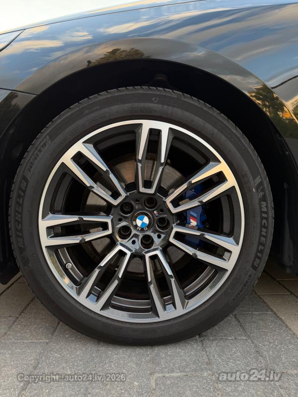 Melns BMW 5 Series 2024 Tallina, ar dzinēja tilpumu 2.00 L un nobraukumu 65 tūkst. km par 54500 €, foto 10 vietnē AUTOMOTO.COM.LV