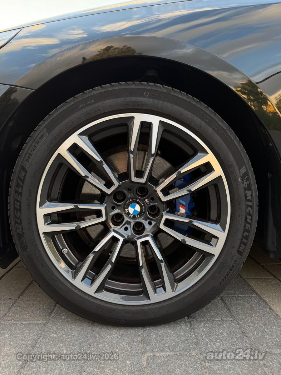 Black BMW 5 Series 2024 in Tallinn, with an engine capacity of 2.00 L and mileage of 65 thousand km for 54500 €, photo 11 on AUTOMOTO.COM.LV