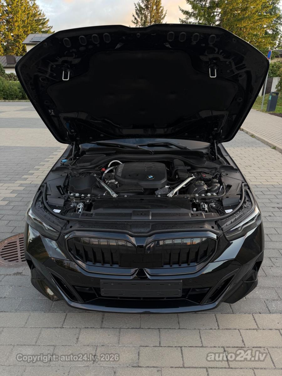 Black BMW 5 Series 2024 in Tallinn, with an engine capacity of 2.00 L and mileage of 65 thousand km for 54500 €, photo 25 on AUTOMOTO.COM.LV