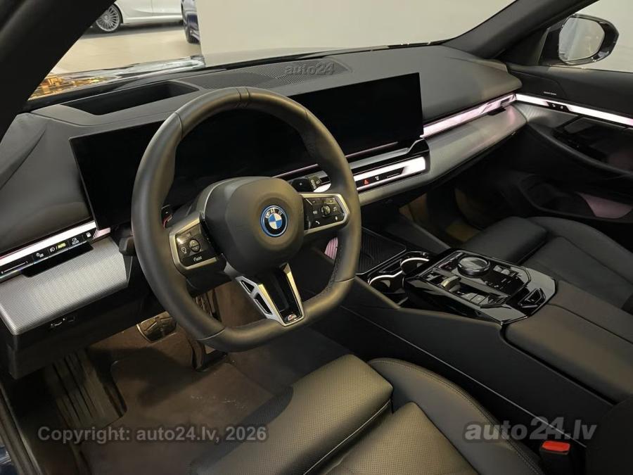 Melns BMW 5 Series 2025 Tallina, ar dzinēja tilpumu 2.00 L un nobraukumu 15 tūkst. km par 65990 €, foto 5 vietnē AUTOMOTO.COM.LV