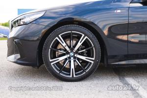 Melns BMW 5 Series 2025 Tartu, ar dzinēja tilpumu 2.00 L un nobraukumu 27 tūkst. km par 62000 €, foto 10 vietnē AUTOMOTO.COM.LV