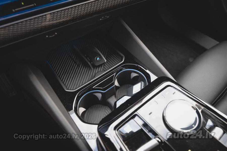 Melns BMW 5 Series 2025 Tartu, ar dzinēja tilpumu 2.00 L un nobraukumu 27 tūkst. km par 62000 €, foto 22 vietnē AUTOMOTO.COM.LV