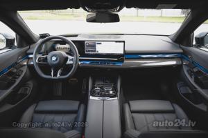 Melns BMW 5 Series 2025 Tartu, ar dzinēja tilpumu 2.00 L un nobraukumu 27 tūkst. km par 62000 €, foto 23 vietnē AUTOMOTO.COM.LV