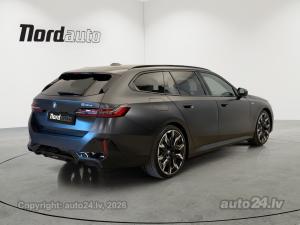 Melns BMW 5 Series 2025 Tallina, ar dzinēja tilpumu 3.00 L un nobraukumu 19 tūkst. km par 74400 €, foto 3 vietnē AUTOMOTO.COM.LV