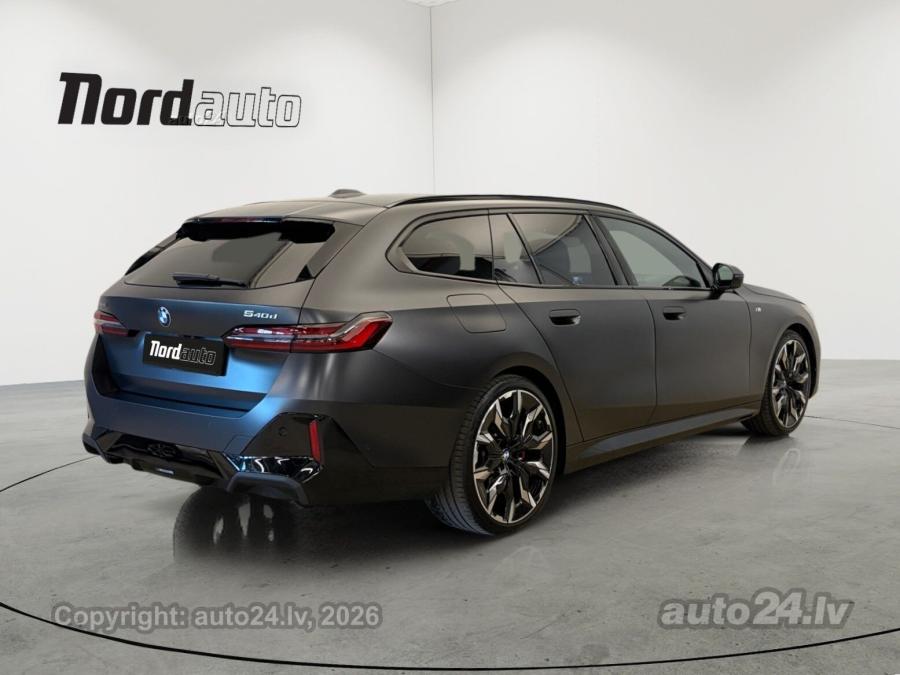 Melns BMW 5 Series 2025 Tallina, ar dzinēja tilpumu 3.00 L un nobraukumu 19 tūkst. km par 74400 €, foto 3 vietnē AUTOMOTO.COM.LV