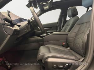 Melns BMW 5 Series 2025 Tallina, ar dzinēja tilpumu 3.00 L un nobraukumu 19 tūkst. km par 74400 €, foto 6 vietnē AUTOMOTO.COM.LV