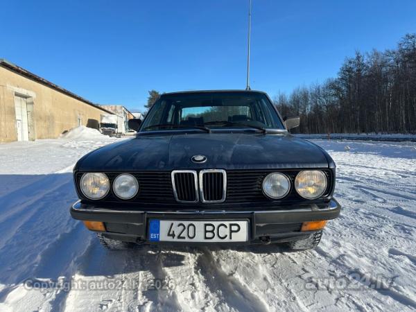 Zils BMW 5 Series 1984 Tallina, ar dzinēja tilpumu 2.00 L un nobraukumu 350 tūkst. km par 5300 €, foto 1 vietnē AUTOMOTO.COM.LV
