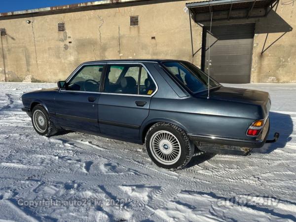 Zils BMW 5 Series 1984 Tallina, ar dzinēja tilpumu 2.00 L un nobraukumu 350 tūkst. km par 5300 €, foto 3 vietnē AUTOMOTO.COM.LV