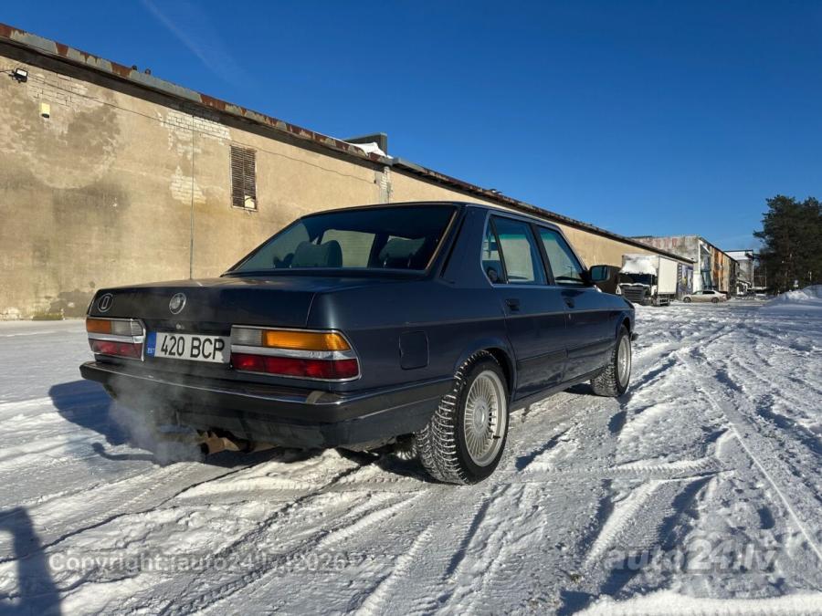 Синий БМВ 5 Серия 1984 в Таллин, объемом двигателя 2.00 л и пробегом 350 тыс. км за 5300 €, фото 5 на AUTOMOTO.COM.LV