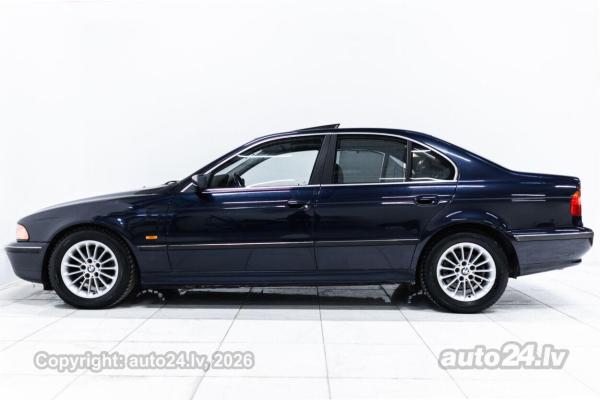 Zils BMW 5 Series 1998 Tallina, ar dzinēja tilpumu 2.50 L un nobraukumu 174 tūkst. km par 3499 €, foto 8 vietnē AUTOMOTO.COM.LV