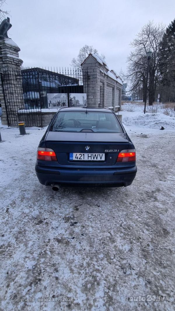 Blue BMW 5 Series 2000 in Tallinn, with an engine capacity of 2.50 L and mileage of 220 thousand km for 7500 €, photo 4 on AUTOMOTO.COM.LV