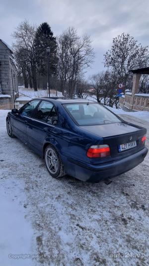 Zils BMW 5 Series 2000 Tallina, ar dzinēja tilpumu 2.50 L un nobraukumu 220 tūkst. km par 7500 €, foto 5 vietnē AUTOMOTO.COM.LV
