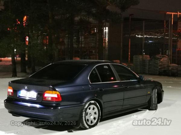 Blue BMW 5 Series 2001 in Tallinn, with an engine capacity of 2.50 L and mileage of 0 thousand km for 2800 €, photo 3 on AUTOMOTO.COM.LV