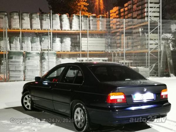 Blue BMW 5 Series 2001 in Tallinn, with an engine capacity of 2.50 L and mileage of 0 thousand km for 2800 €, photo 4 on AUTOMOTO.COM.LV