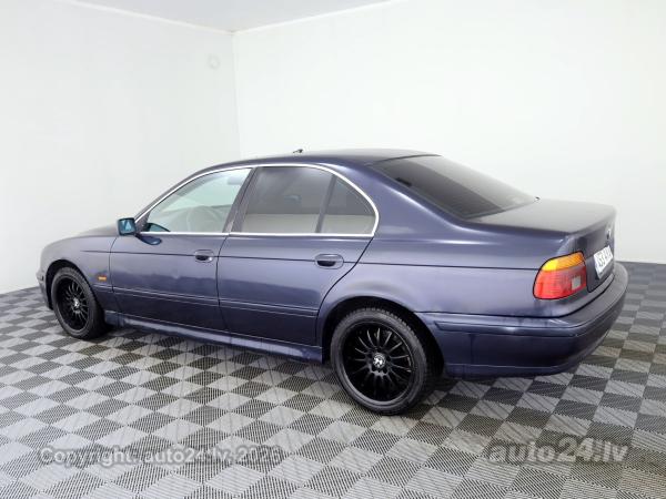 Синий БМВ 5 Серия 2001 в Таллин, объемом двигателя 2.50 л и пробегом 563 тыс. км за 799 €, фото 4 на AUTOMOTO.COM.LV