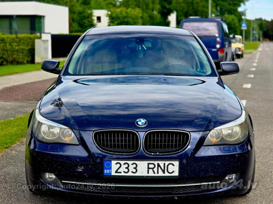 Zils BMW 5 Series 2004 Tallina, ar dzinēja tilpumu 3.00 L un nobraukumu 440 tūkst. km par 3990 €, foto 3 vietnē AUTOMOTO.COM.LV