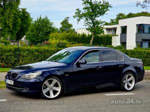 Zils BMW 5 Series 2004 Tallina, ar dzinēja tilpumu 3.00 L un nobraukumu 440 tūkst. km par 3990 €, foto 4 vietnē AUTOMOTO.COM.LV