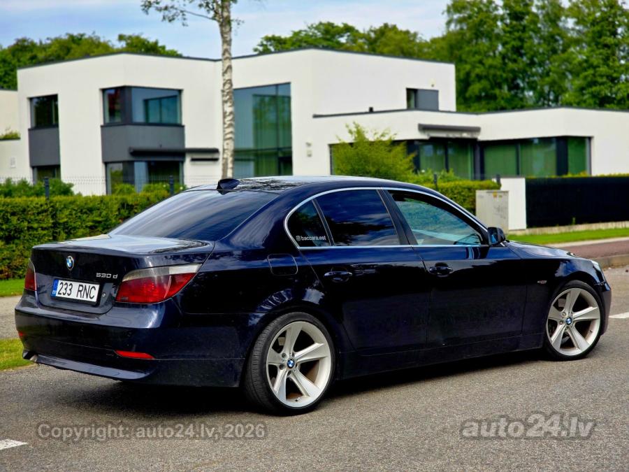 Zils BMW 5 Series 2004 Tallina, ar dzinēja tilpumu 3.00 L un nobraukumu 440 tūkst. km par 3990 €, foto 5 vietnē AUTOMOTO.COM.LV