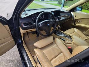 Zils BMW 5 Series 2004 Tallina, ar dzinēja tilpumu 3.00 L un nobraukumu 440 tūkst. km par 3990 €, foto 9 vietnē AUTOMOTO.COM.LV