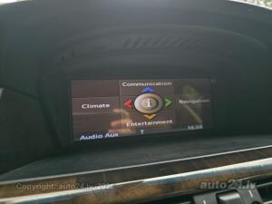 Zils BMW 5 Series 2004 Tallina, ar dzinēja tilpumu 3.00 L un nobraukumu 440 tūkst. km par 3990 €, foto 17 vietnē AUTOMOTO.COM.LV