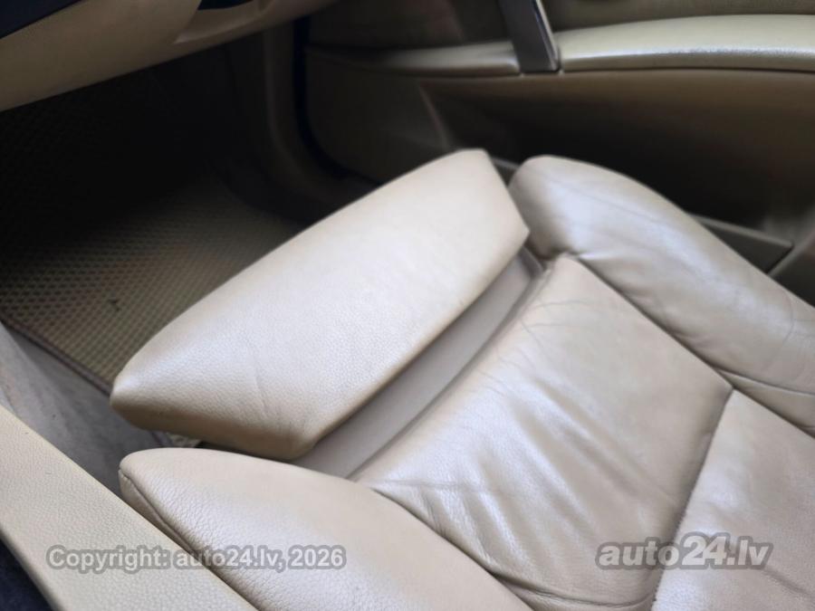 Zils BMW 5 Series 2004 Tallina, ar dzinēja tilpumu 3.00 L un nobraukumu 440 tūkst. km par 3990 €, foto 18 vietnē AUTOMOTO.COM.LV